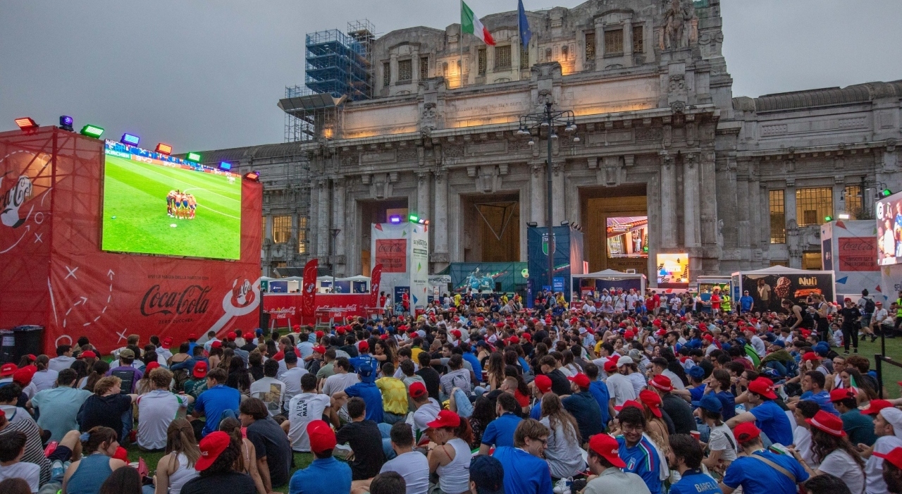 Rai, gaffe sfiorata in diretta: «La palla va a fan...». Cosa è successo ...