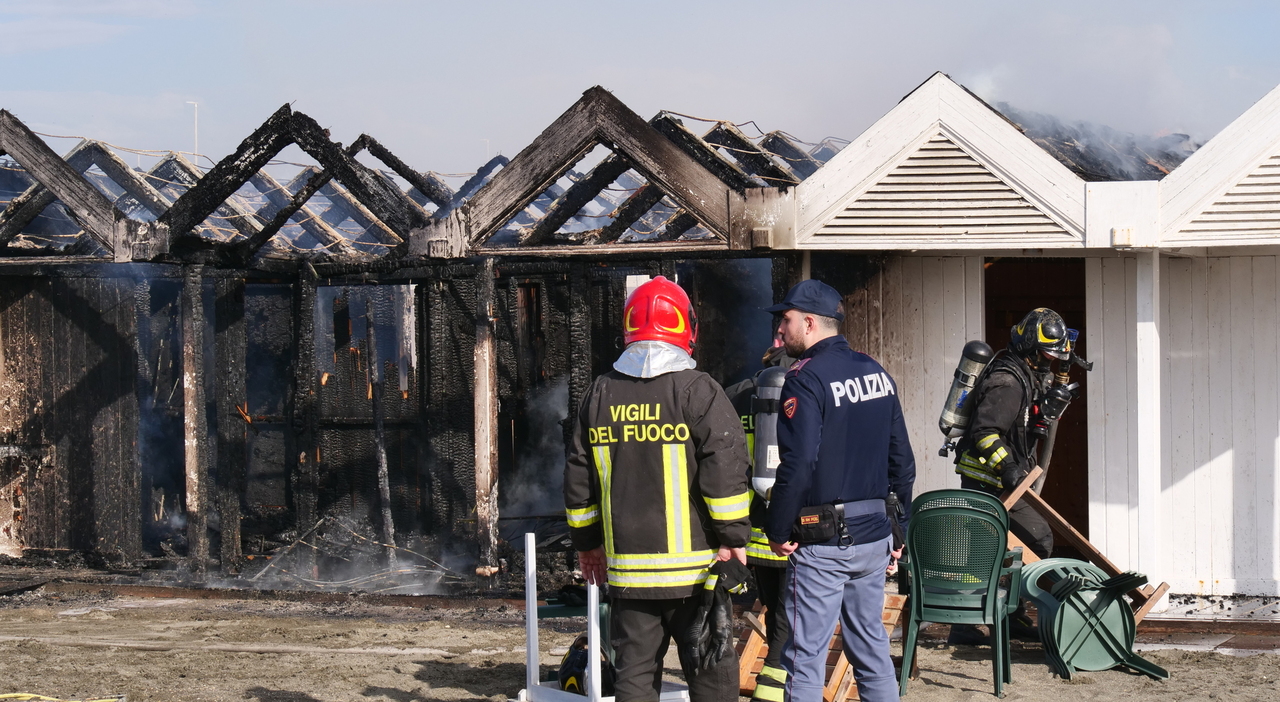 Fires Blaze Through Ostia's Iconic Beach Resorts Fires Blaze Through Ostia's Iconic Beach Resorts