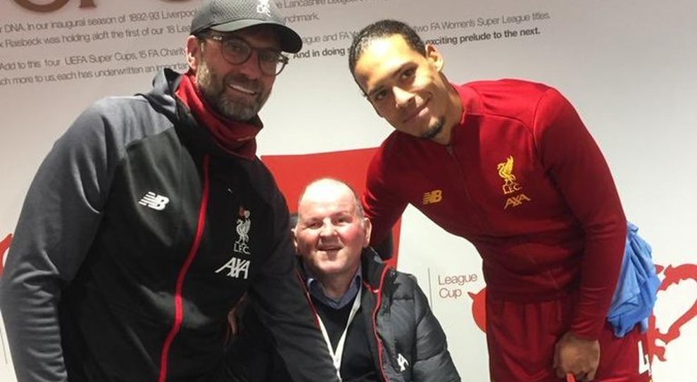 Sean Cox torna a vedere il suo Liverpool: le foto del tifoso con Klopp ...