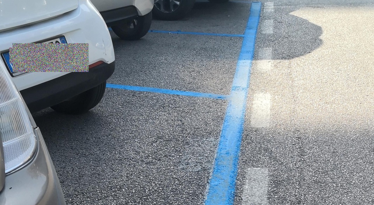 Free Blue Zone Parking for Electric Vehicles for the First Two Hours