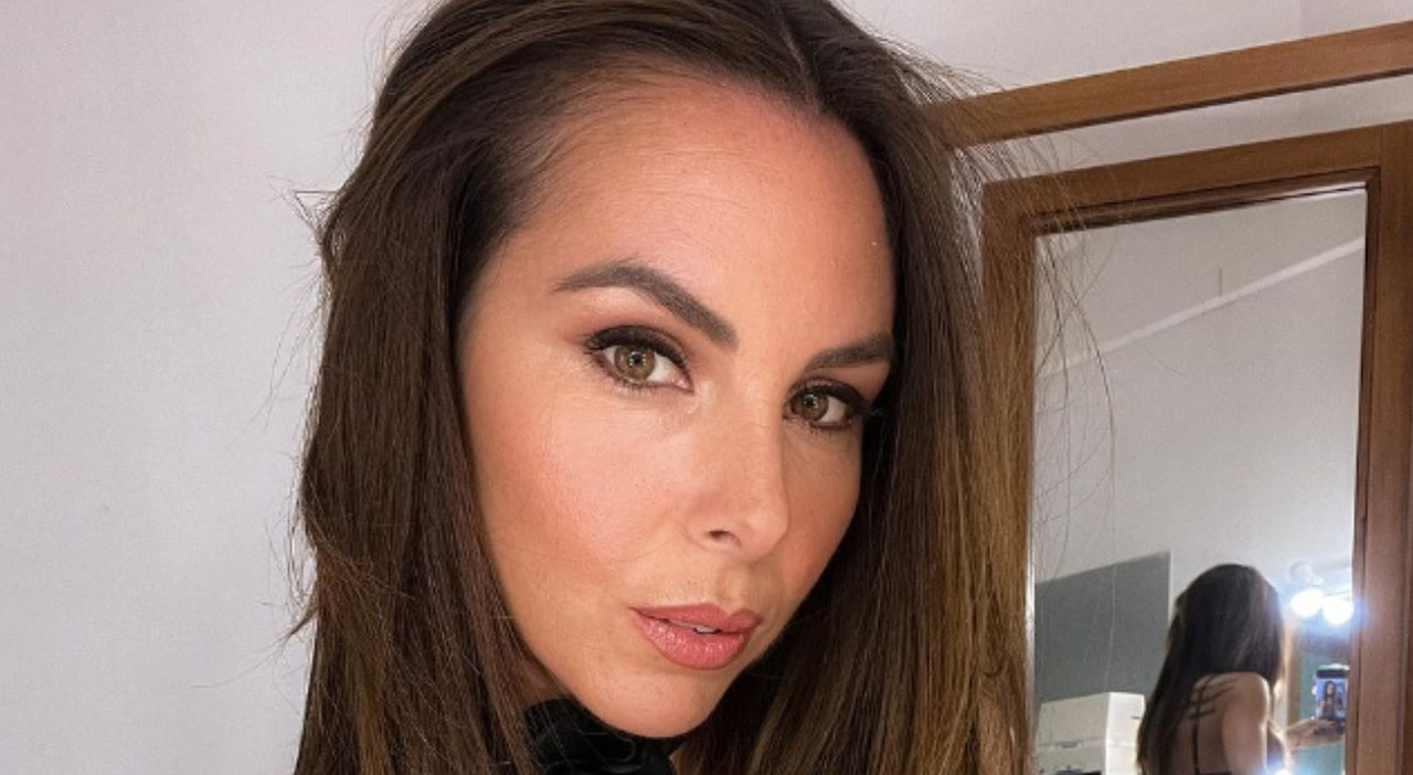 Micol Olivieri, il post di auguri per il 2024 è un augurio per tutte le donne: «Prendetevi la ...