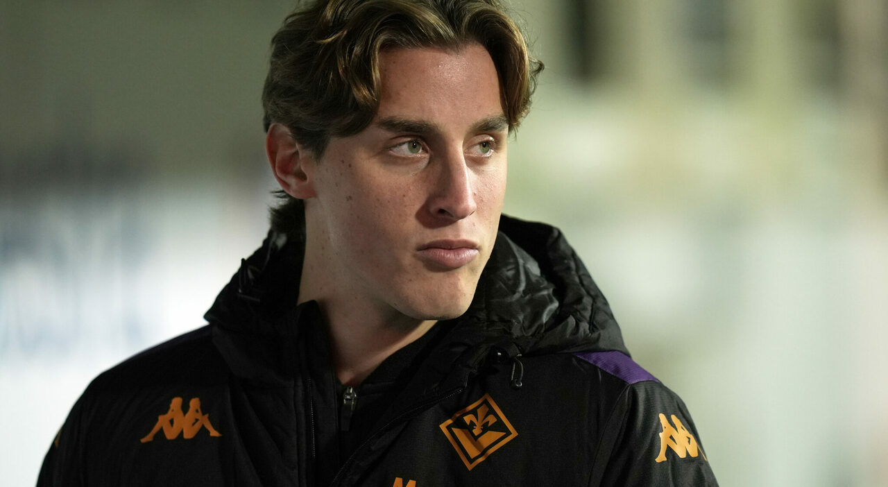 Edoardo Bove in panchina per Fiorentina-Udinese: «Voleva tornare con i suoi compagni». Lo stadio ...