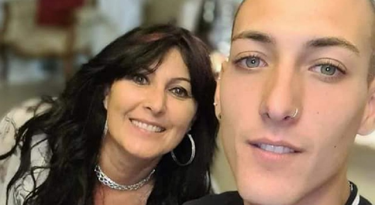 «La tua musica risuonerà per sempre dentro di noi», la lettera d'addio di mamma Samuela a ...