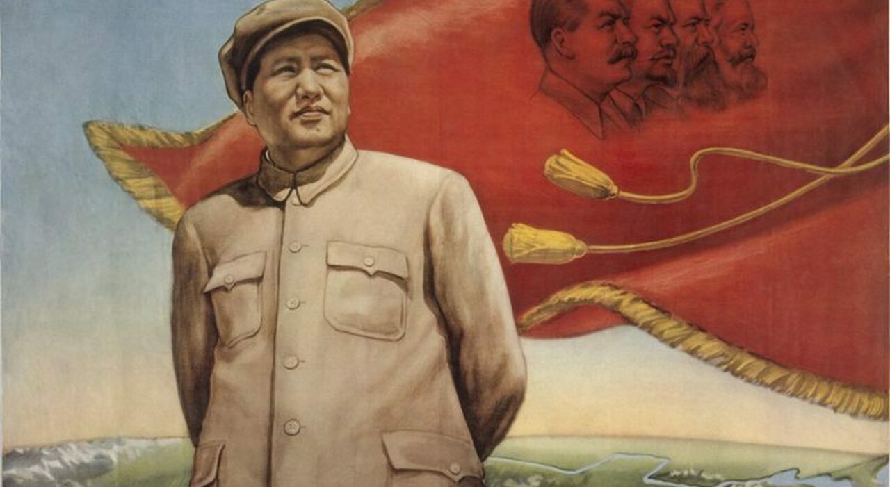 Une édition rare du 'Petit Livre Rouge' de Mao en vente aux enchères à ...