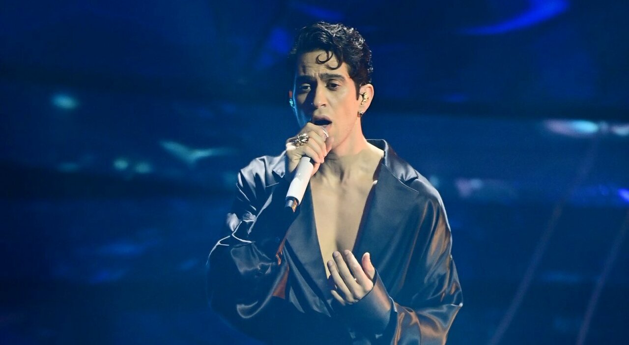 Mahmood at Sanremo 2024: The Meaning Behind 'Tuta Gold'