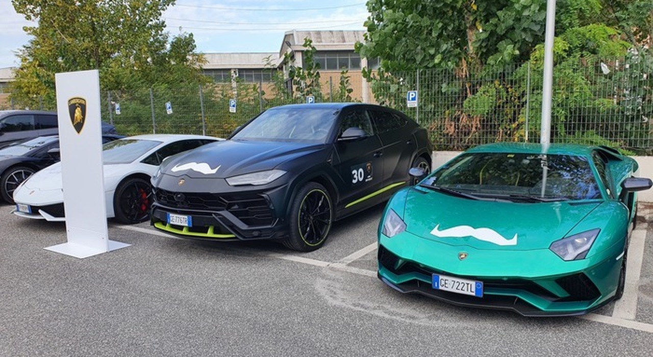 Alle Lamborghini crescono i baffi in occasione di Movember. Partner per ...