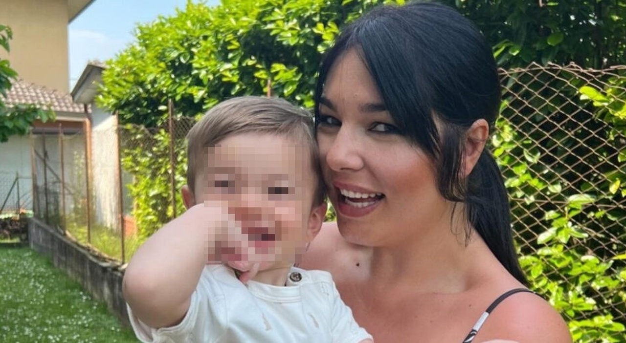 Elisa D'Ospina aggredita in strada con il figlio nel passeggino: «Era ... Elisa D'Ospina aggredita in strada con il figlio nel passeggino: «Era ...