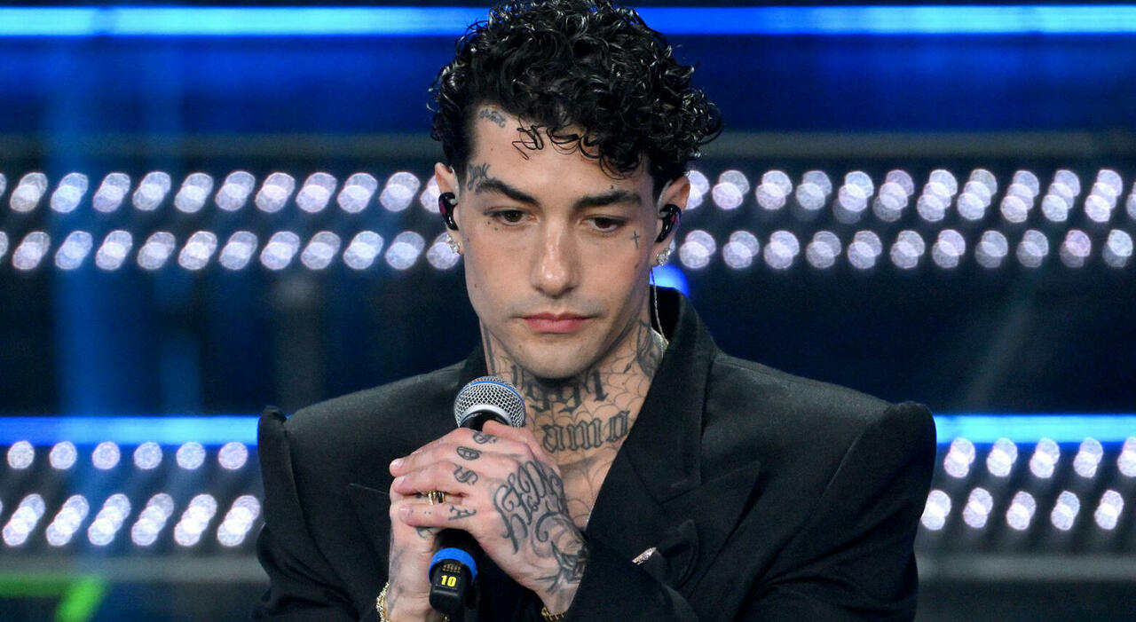 Sanremo 2025, il look (finto sobrio) di Tony Effe per la finale ...