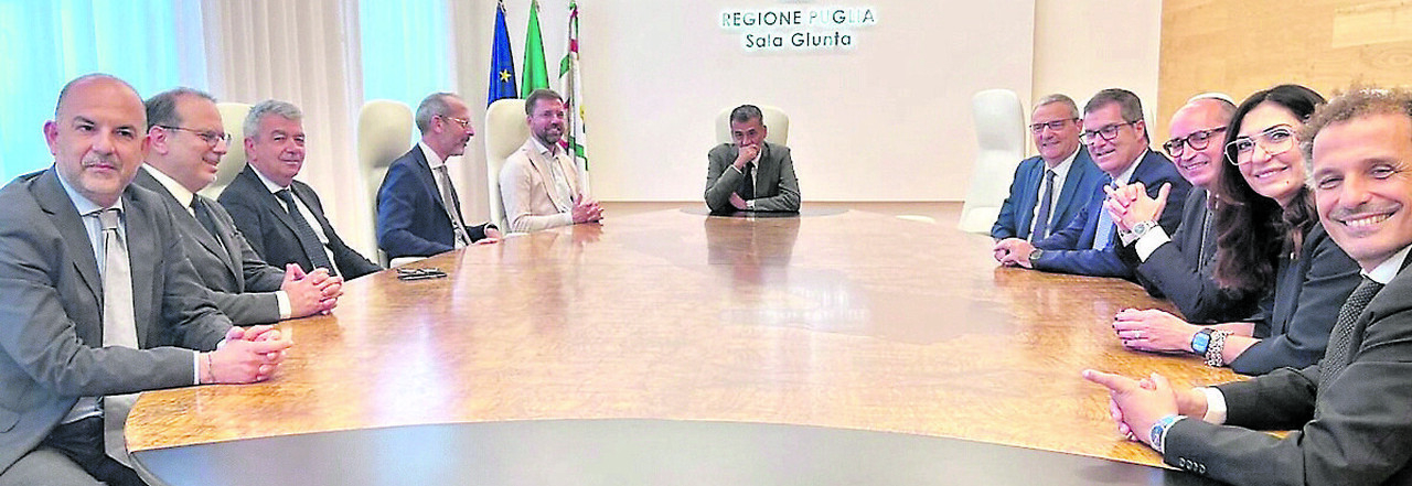 Sanità Puglia, Decaro incontra i nuovi dg delle Asl: Taglio alle liste ...