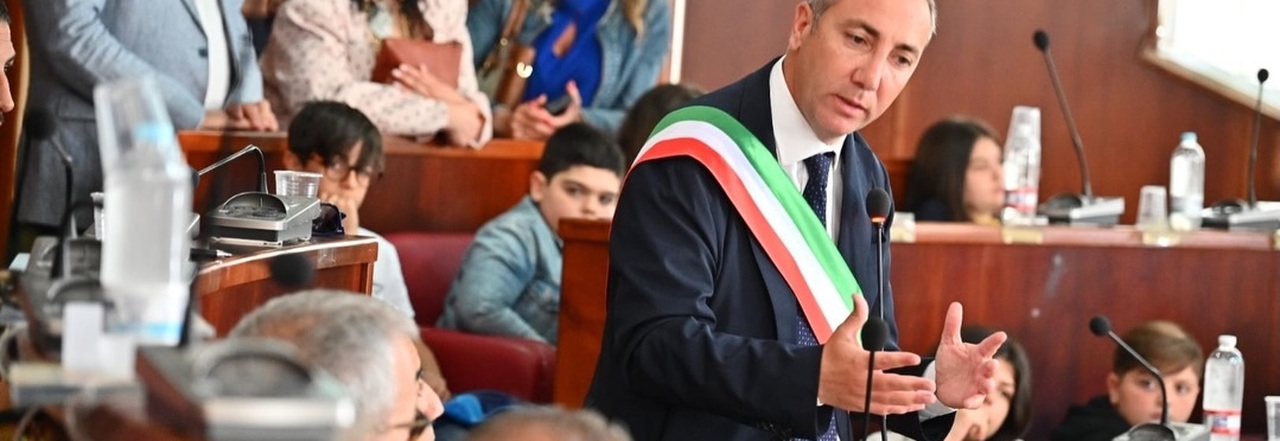 Minacce social al sindaco Sabino, il sostegno unanime del Consiglio ...