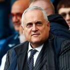 Tifosi minacciano Claudio Lotito: «Devi vendere la Lazio». Cinque indagati