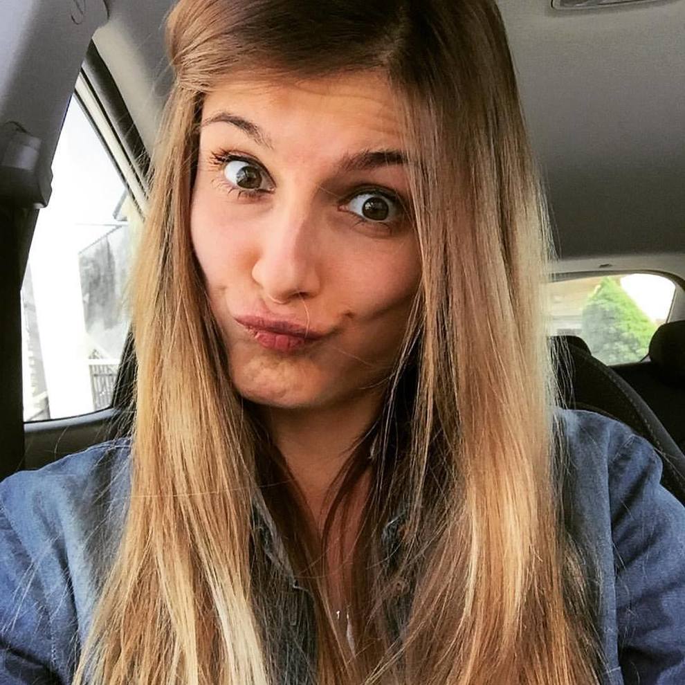 Entrambi i genitori uccisi da un terribile male, Alice non regge il ...