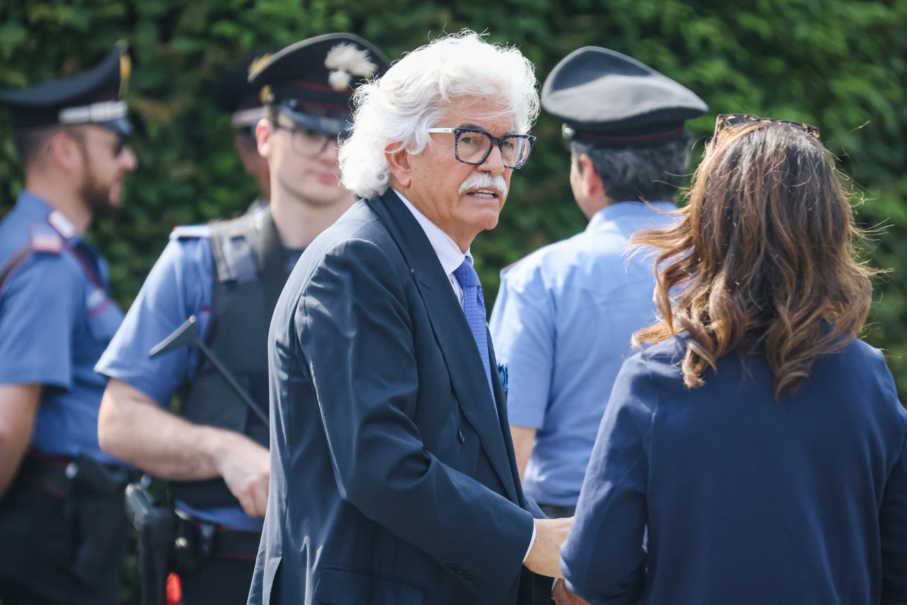 Antonio Razzi, auguri a Kim Jong-Un per i suoi 40 anni: «È nu buono ...