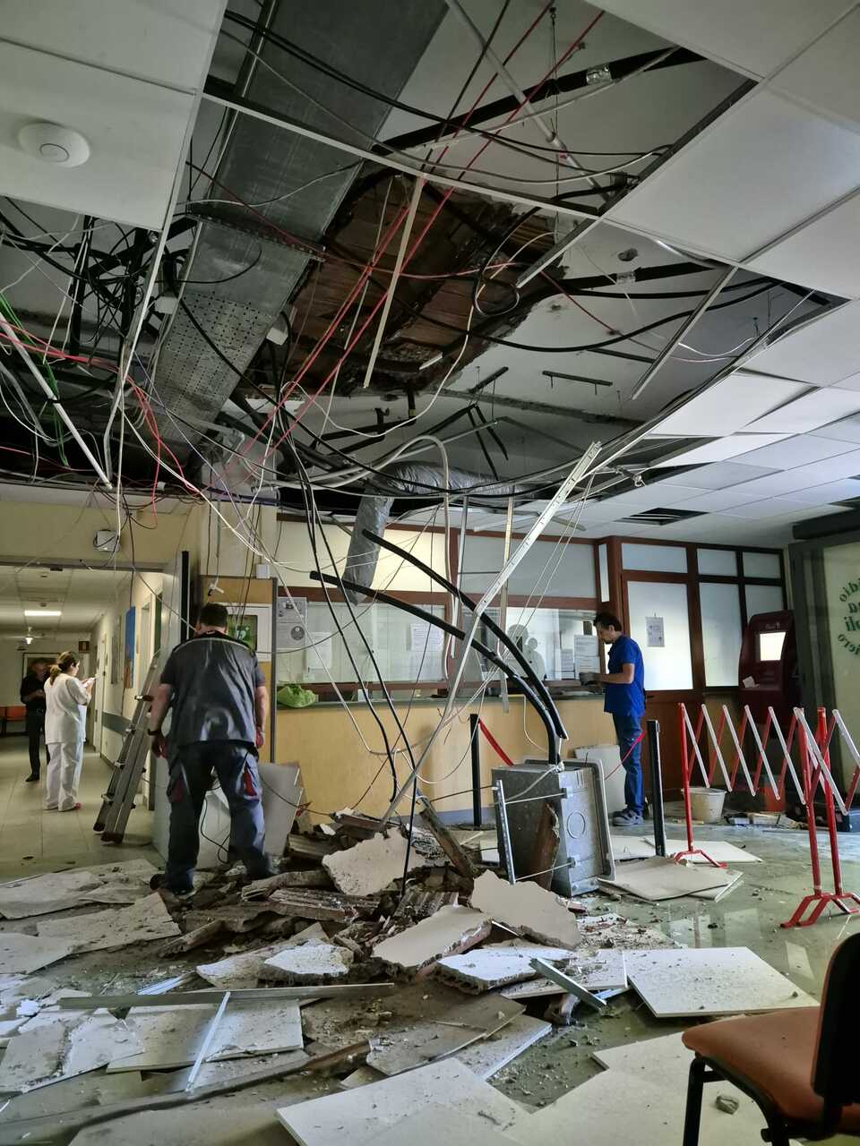 Partial Ceiling Collapse in Ischia Hospital: Minor Injuries and ...