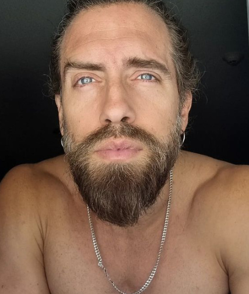 Gianluca Briganti: El nuevo Velino de Striscia la Notizia