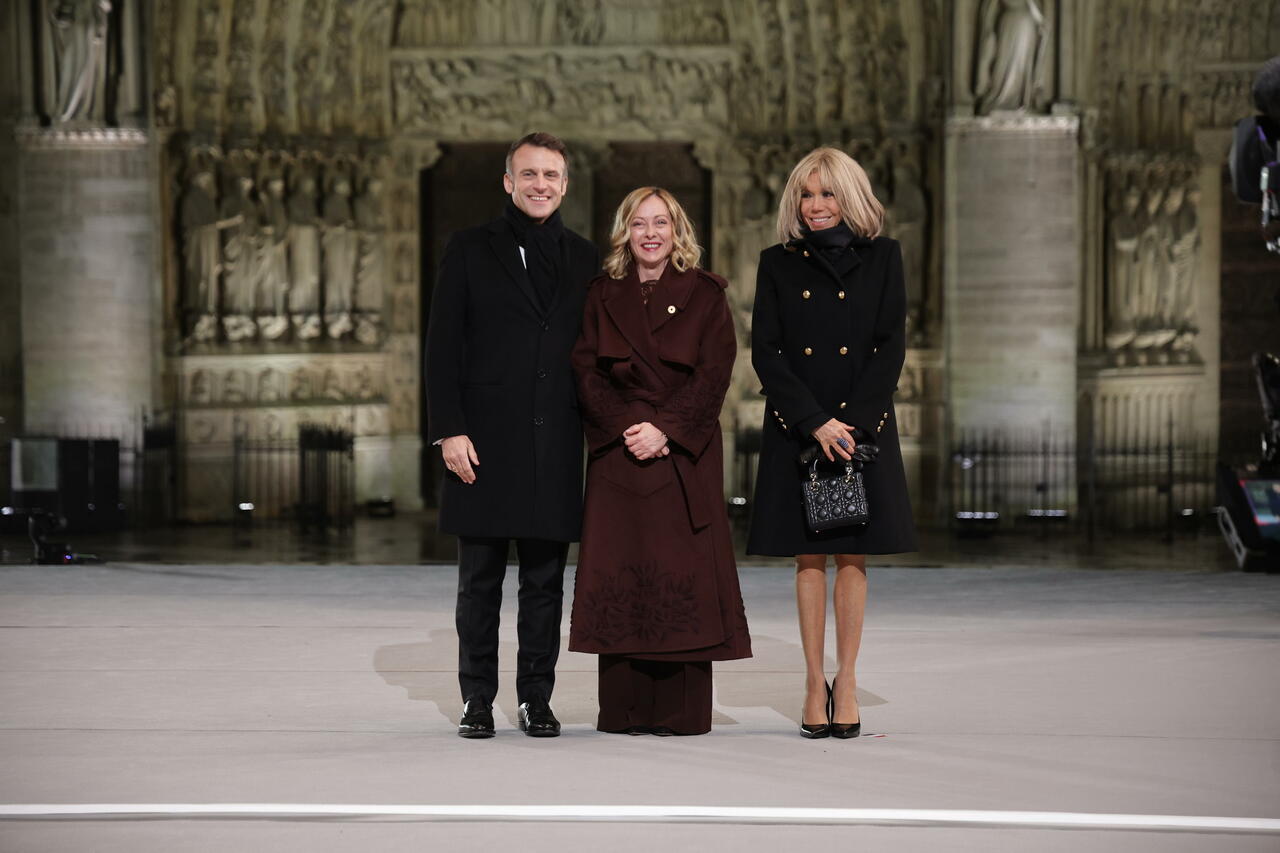 Notre-Dame, i look della cerimonia di riapertura: Carla Bruni con i ...