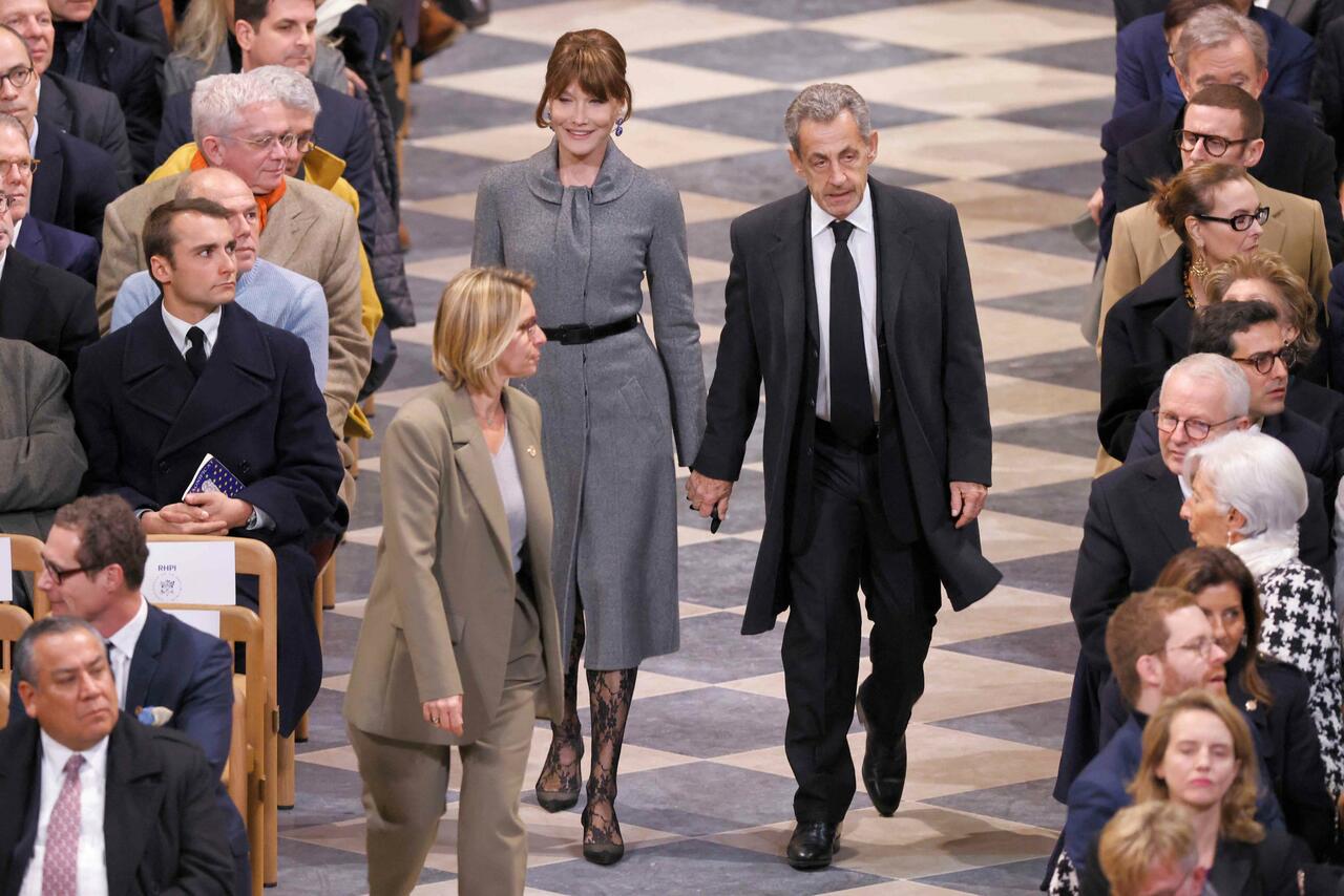 Notre-Dame, i look della cerimonia di riapertura: Carla Bruni con i ...