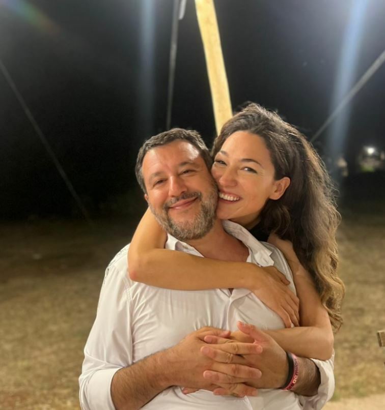 Salvini aspetta la sentenza Open Arms, il pranzo con la fidanzata ...