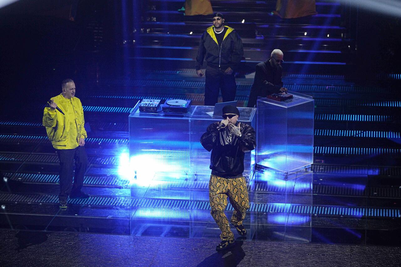 Sanremo 2025, le pagelle dei look. Tony Effe gangster (4), Fedez ...