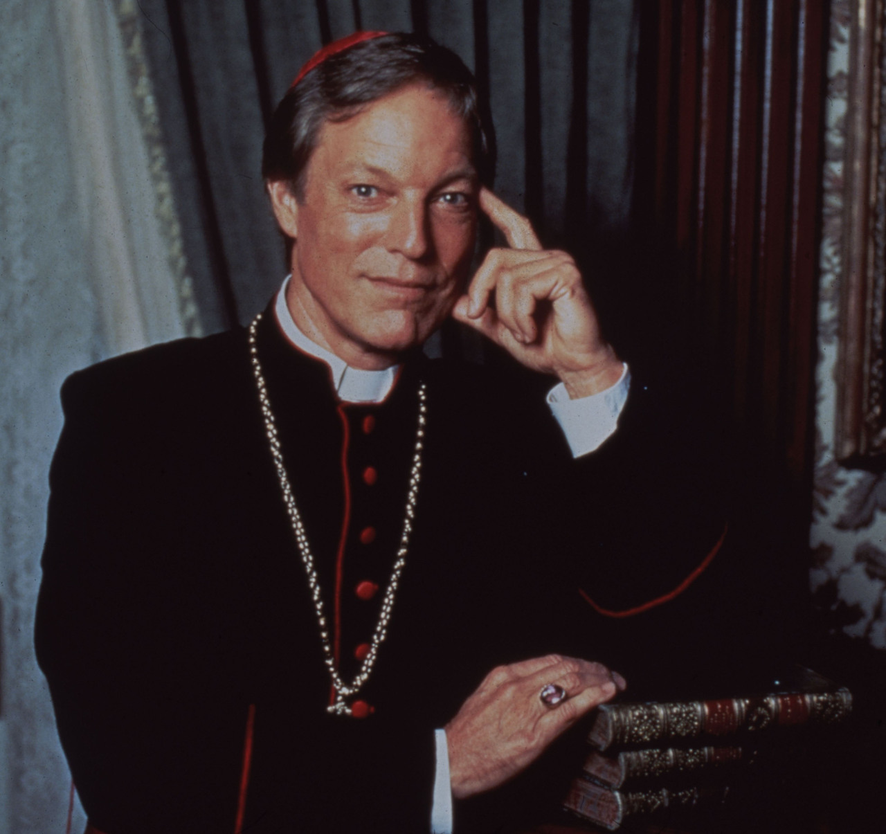 È morto Richard Chamberlain, l'indimenticabile Padre Ralph di Uccelli ...