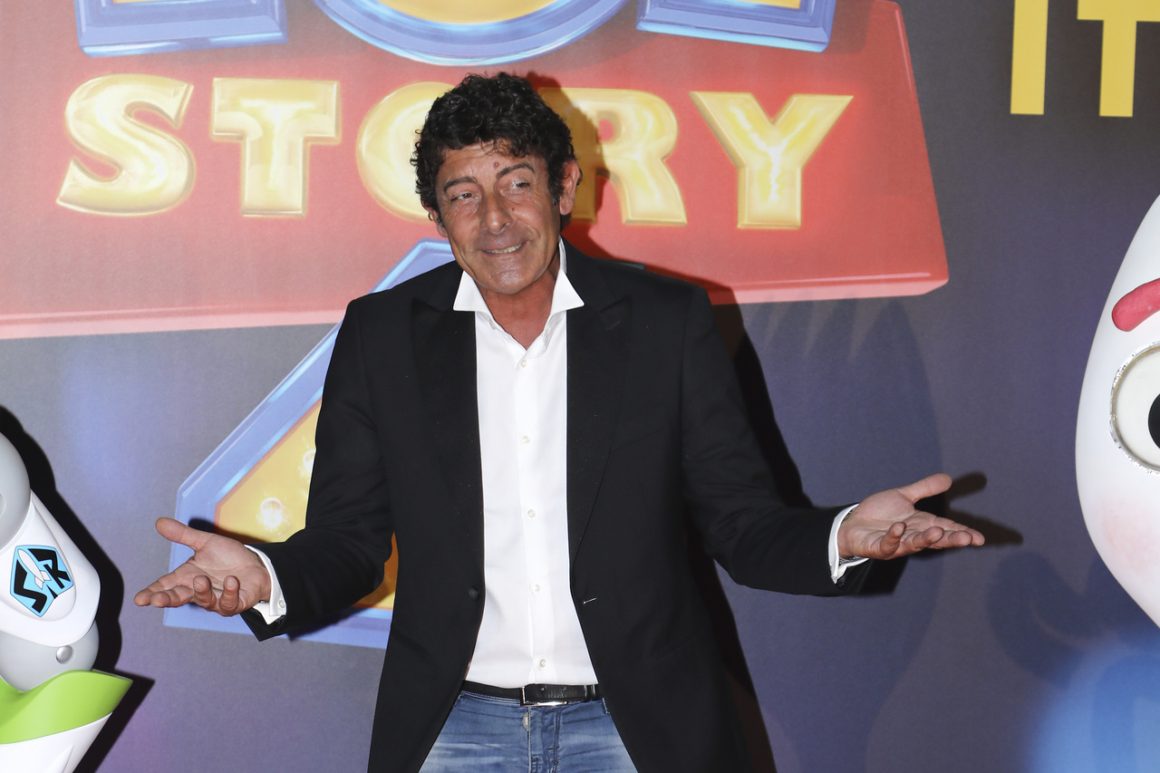 Luca Laurenti, l'accusa di evasione fiscale, lo stipendio milionario, la depressione, il nudismo ...