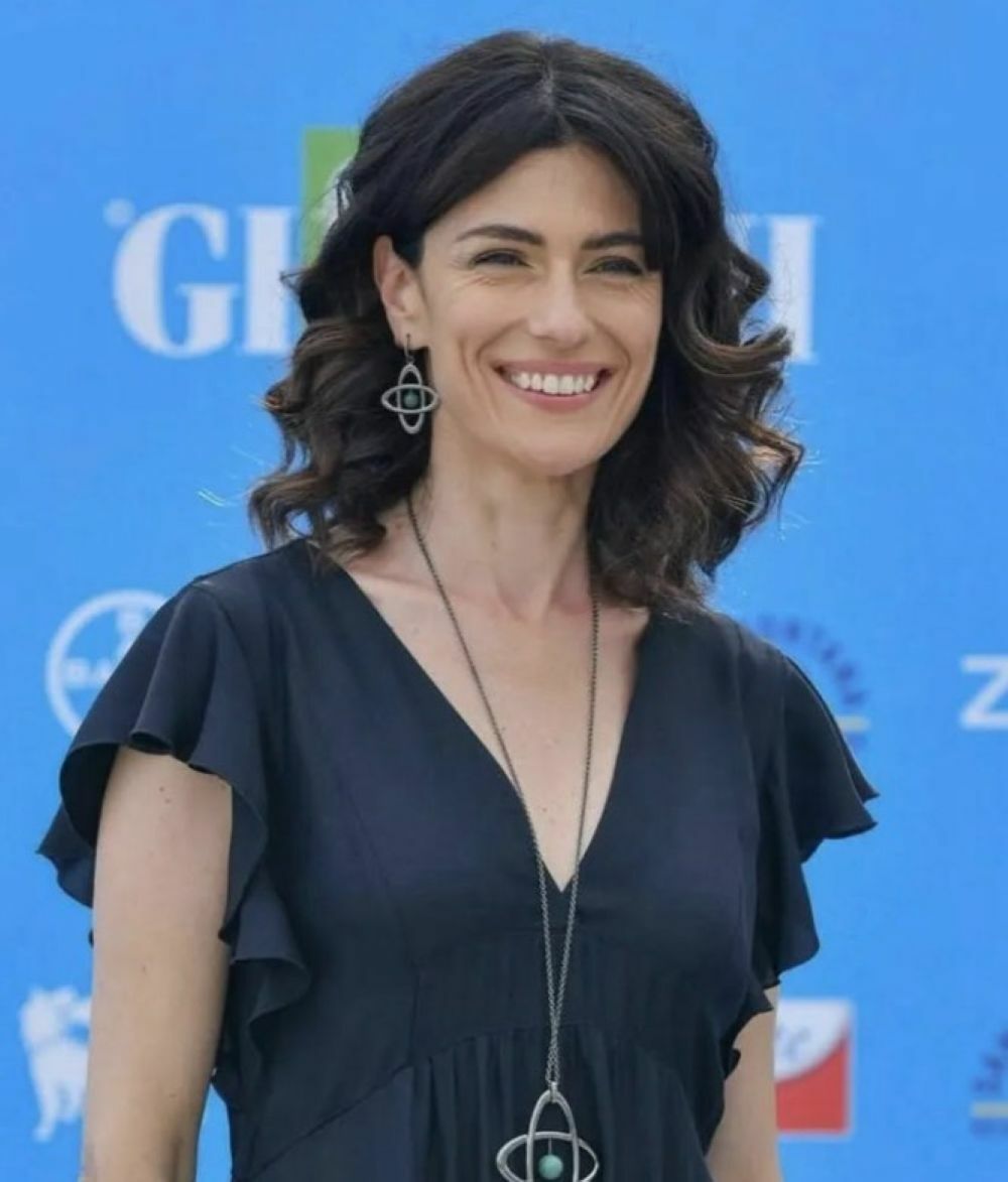 Anna Valle compie 50 anni. Prima e dopo dell'ex Miss Italia, dagli ...