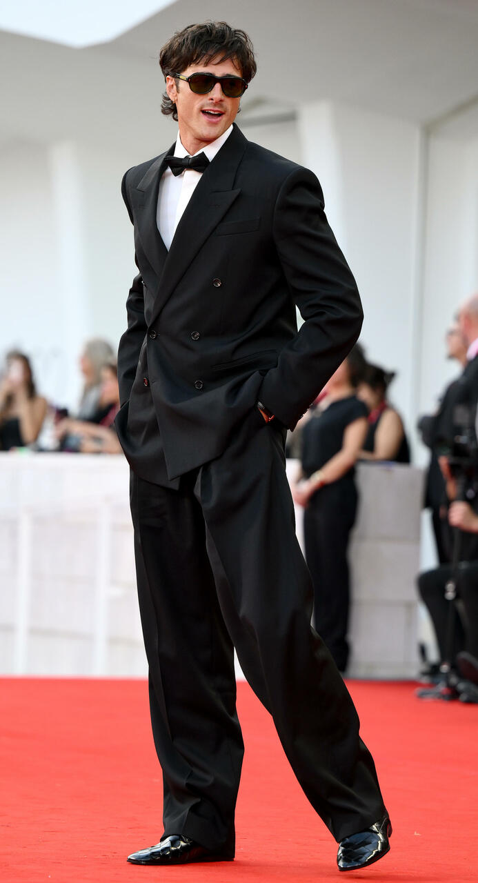 Venezia, pagelle look red carpet: Oscar Isaac incanta (9), Jacob Elordi ...