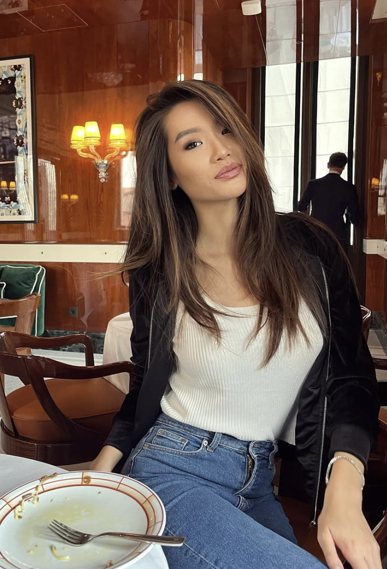 Elena Zhou, chi è La Cina di Avanti un altro. Le origini cinesi, la vita privata e la fascia da ...