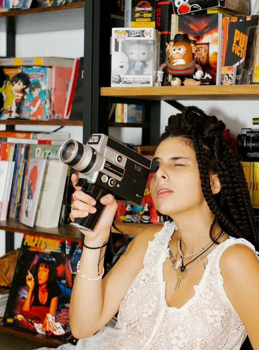 Nicole Rossi: «Colleziono oggetti strani, la chiave che ho al collo è ...