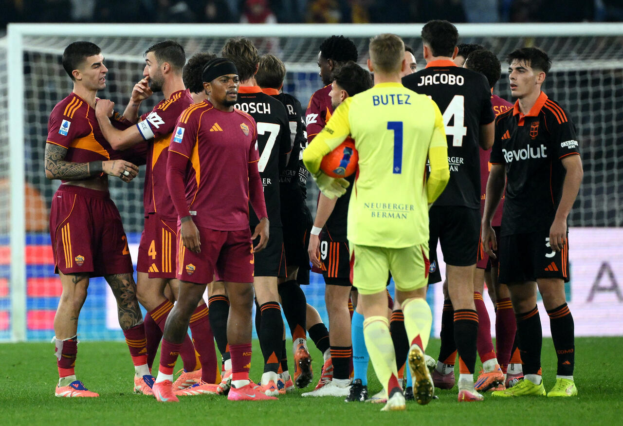 Roma-Como, Mancini andava espulso? I colpi proibiti, lo scontro con ...