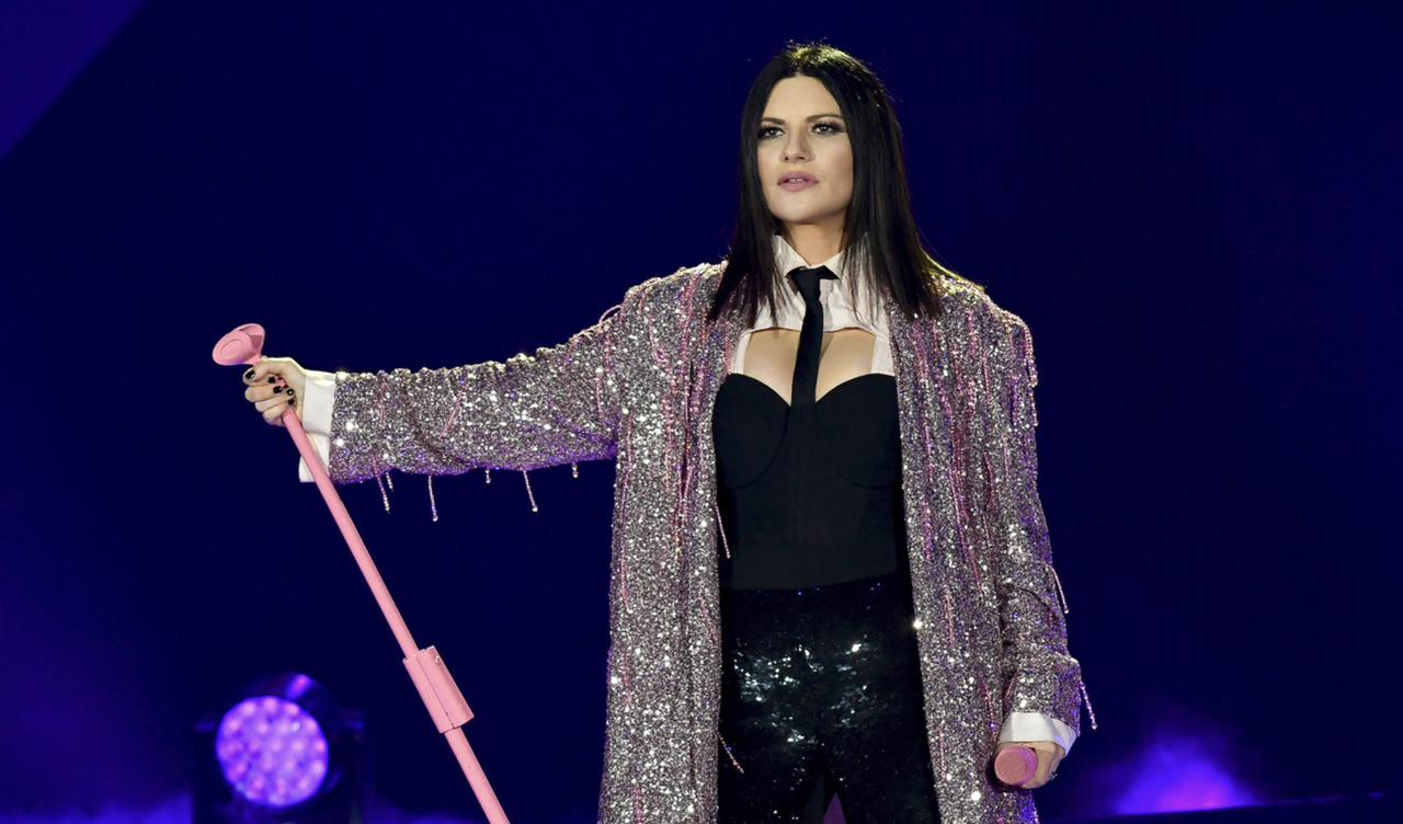 Laura Pausini conduce Sanremo: gli Oscar, il matrimonio a sorpresa, la ...